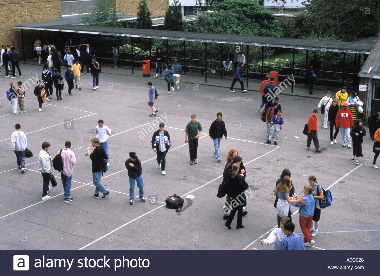 Schoolchildren Playground Uk Stock Photos & Schoolchildren Playground ...