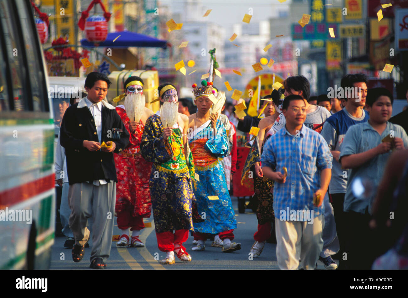 Five men dressed up chinese traditional costume acted different posture ...