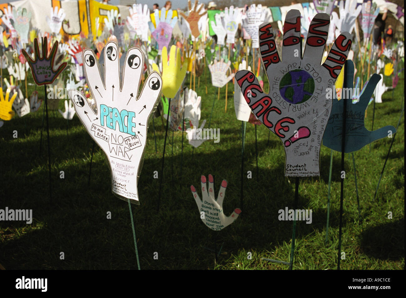 Peace symbol at demonstrations hi-res stock photography and images - Alamy