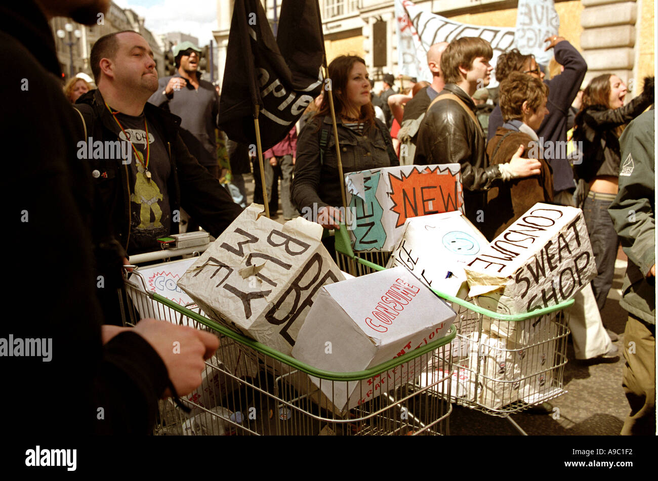 May day anti capitalist hi-res stock photography and images - Alamy
