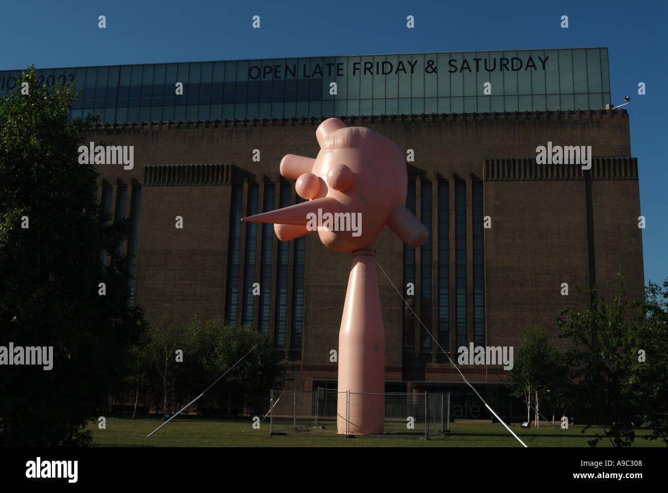 Daddies Bighead (2003) Temporary Inflatable sculpture at Tate Modern ...