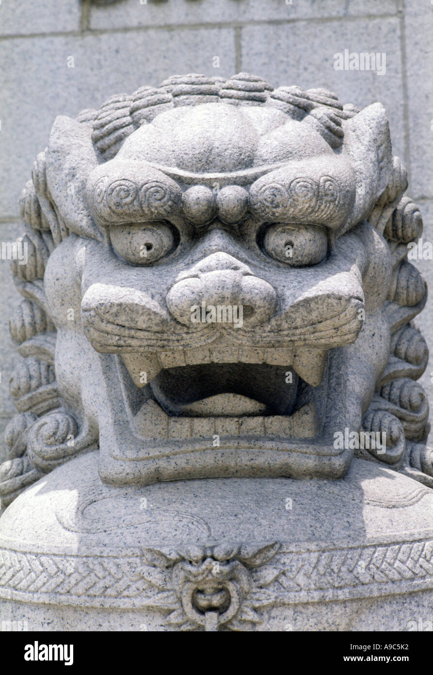 Lion statue bank of china hi-res stock photography and images - Alamy