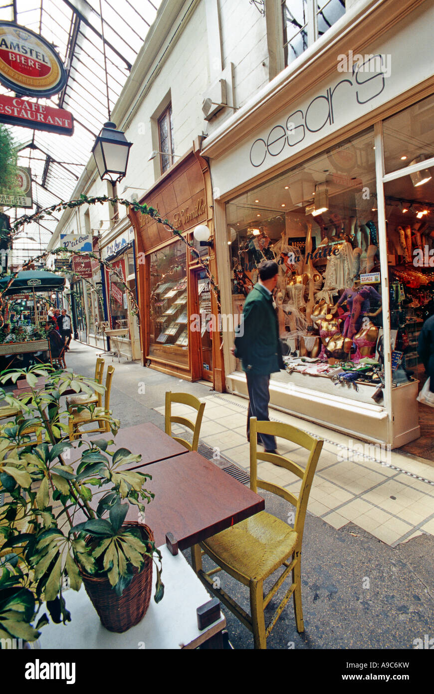 France paris passage choiseul hi-res stock photography and images - Alamy