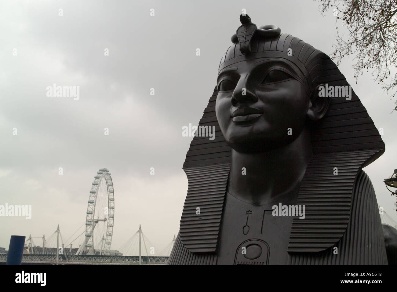 Bronze sphinx on the thames embankment hi-res stock photography and ...