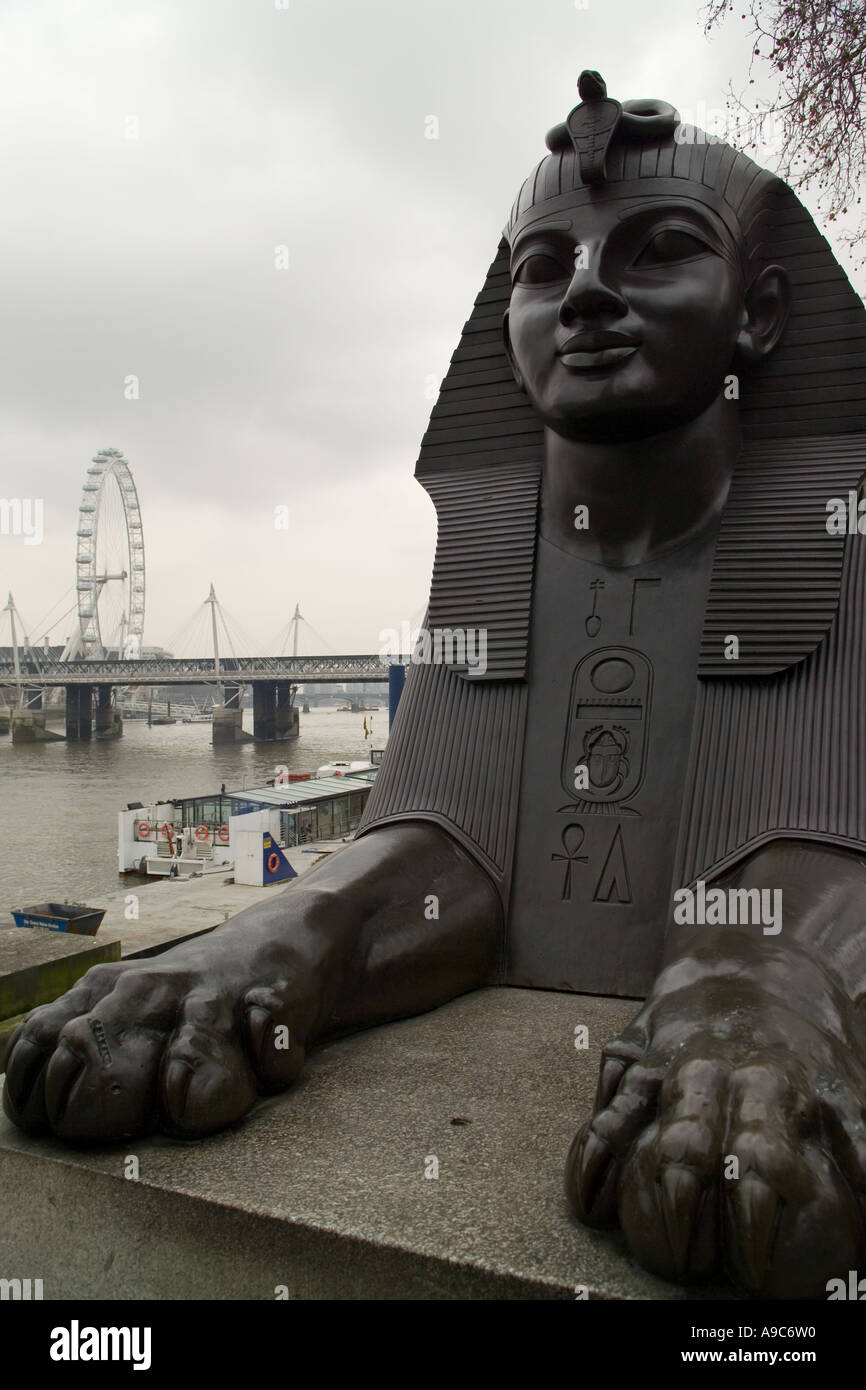 Bronze sphinx on the thames embankment hi-res stock photography and ...