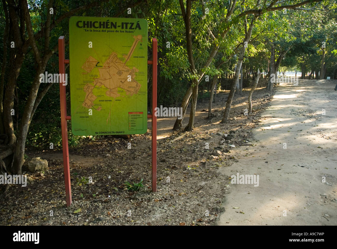 Chichen Itza enter sign Mexico Stock Photo - Alamy
