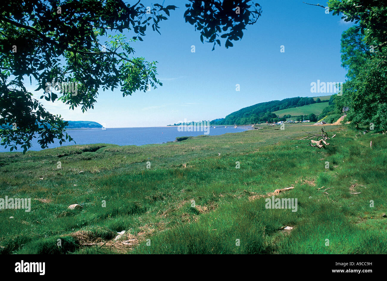 Tywi estuary llansteffan carmarthenshire west hi-res stock photography ...