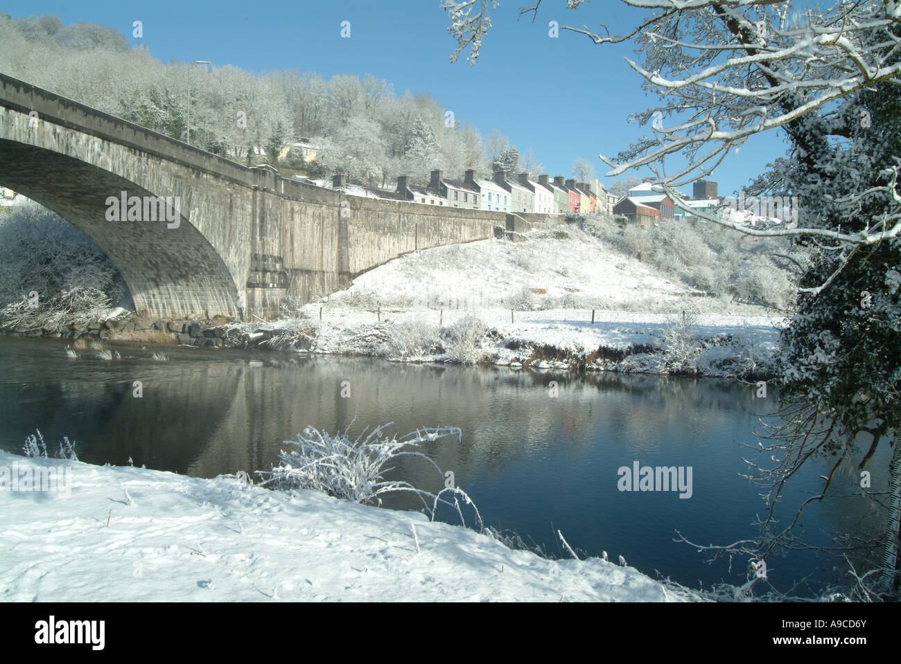 Bridge and River Tywi in Snow Llandeilo Stock Photo - Alamy