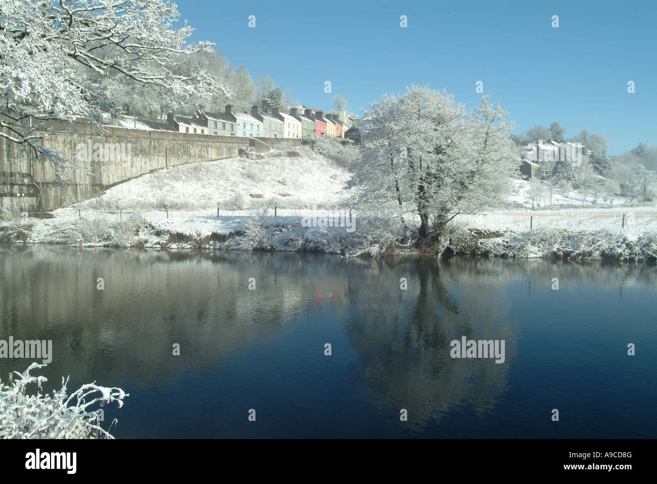 Bridge and River Tywi in Snow Llandeilo Stock Photo - Alamy
