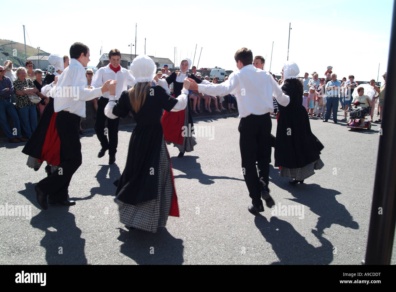School Children Traditional Welsh Dance Stock Photo - Alamy