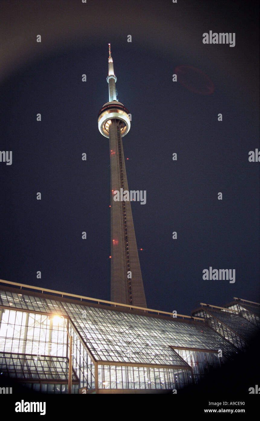 Cn tower mast hi-res stock photography and images - Alamy