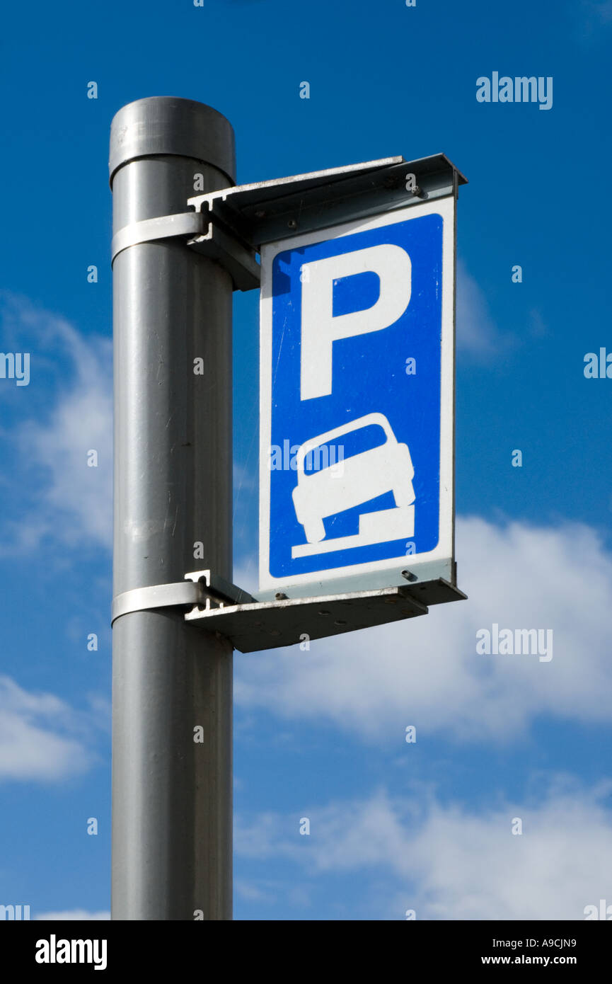 Traffic sign indicating parking allowed on pavement Stock Photo - Alamy