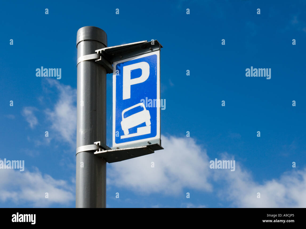 Pavement parking allowed sign hi-res stock photography and images - Alamy