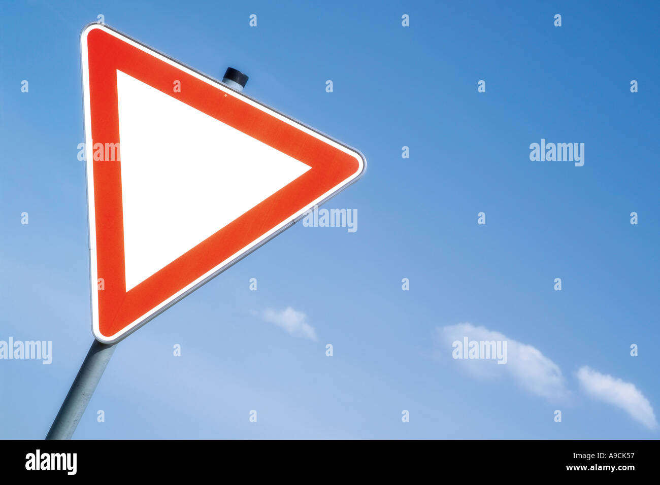 Give Way Arrow Signs