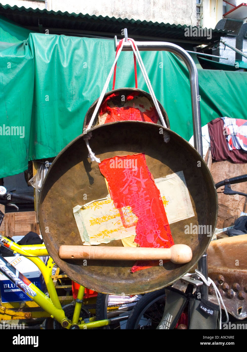 Music instrument gong Hong Kong China Stock Photo - Alamy