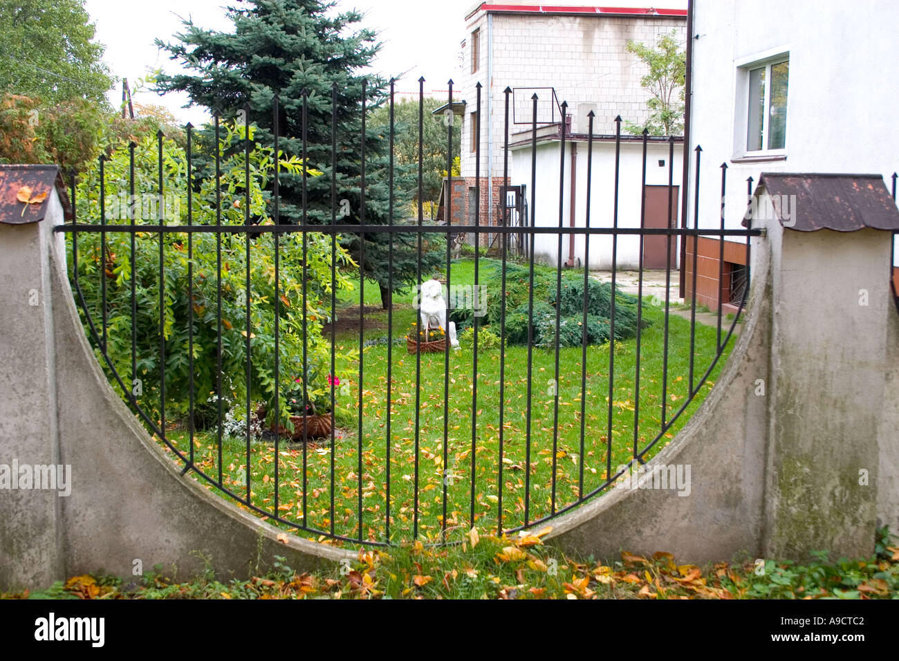 Beautiful Curved Fence High Resolution Stock Photography and Images - Alamy