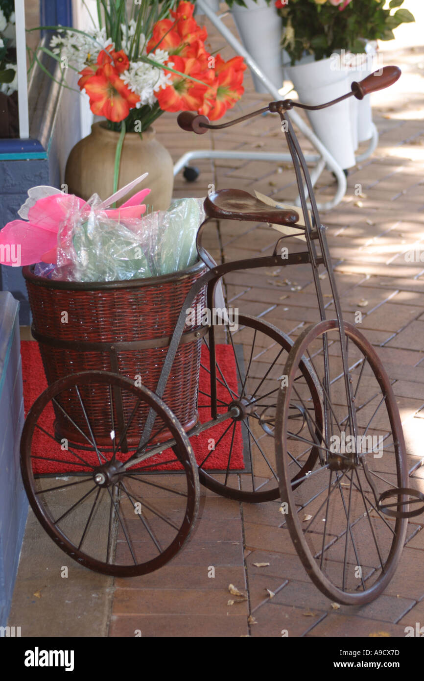 Floral display on bike hi-res stock photography and images - Alamy