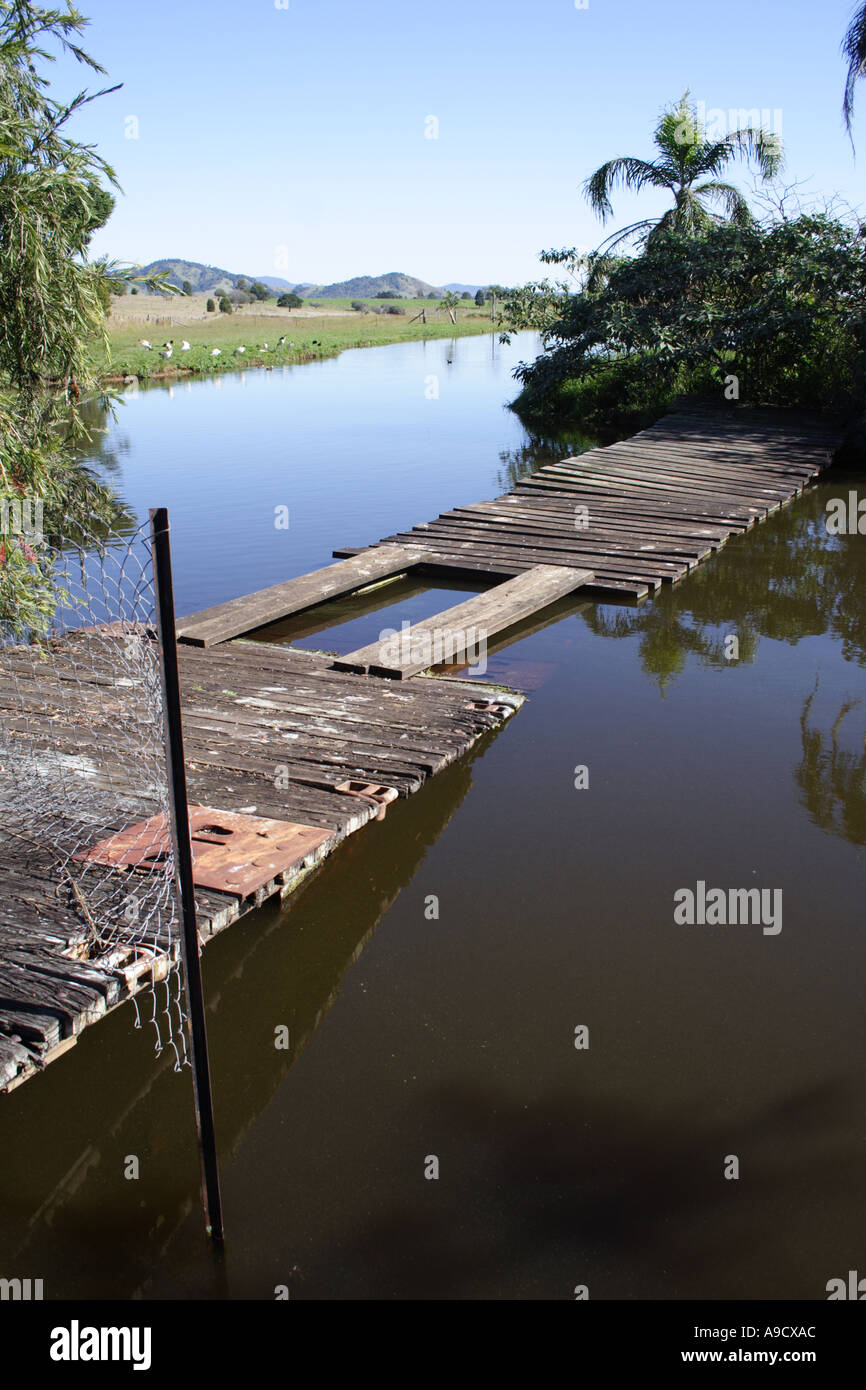 Plank crossing a creek hi-res stock photography and images - Alamy