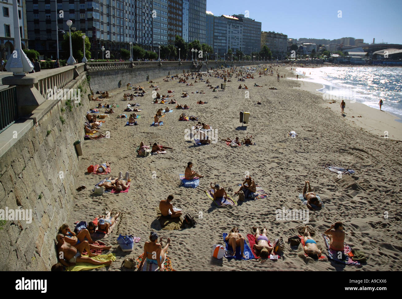 Seafront promenade wonderful beach hi-res stock photography and images ...