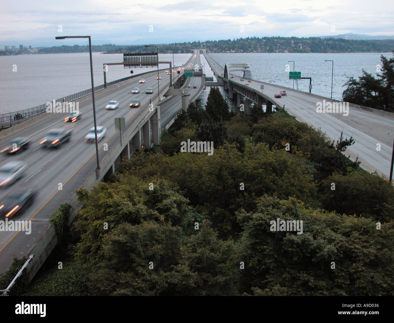 I 90 floating bridge traffic hi-res stock photography and images - Alamy