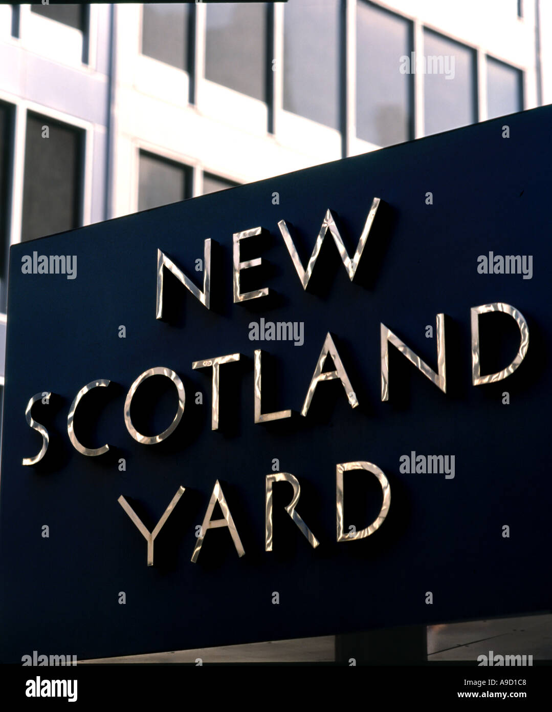 Scotland yard sign hi-res stock photography and images - Alamy