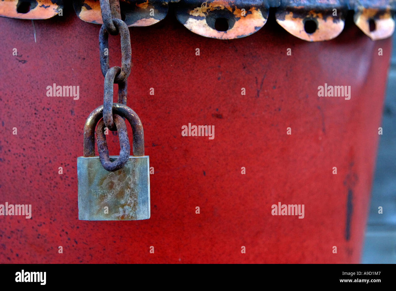 rusted chain old lock and metal container Stock Photo - Alamy