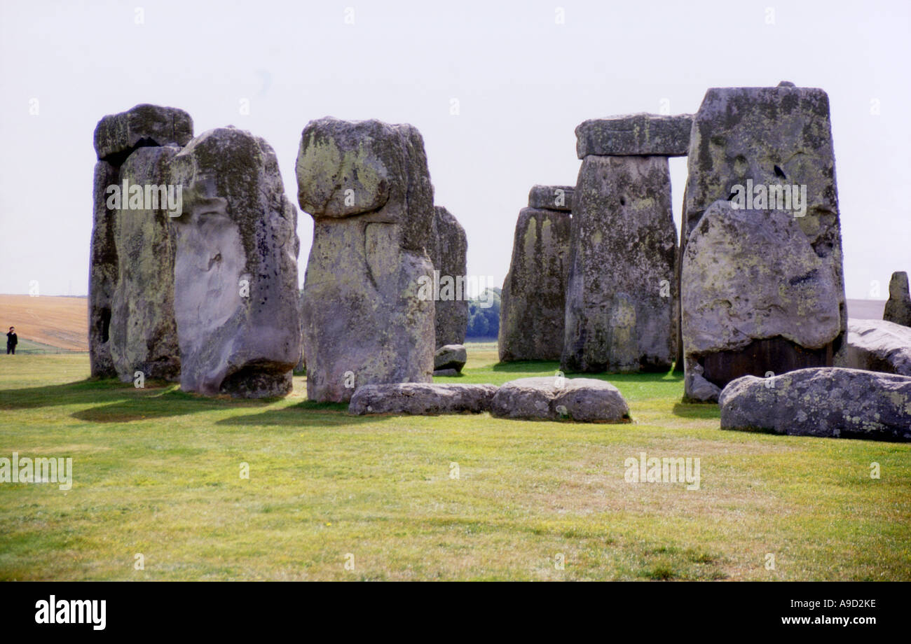 View of the famous Stonehenge site with ancient monolithic stones ...