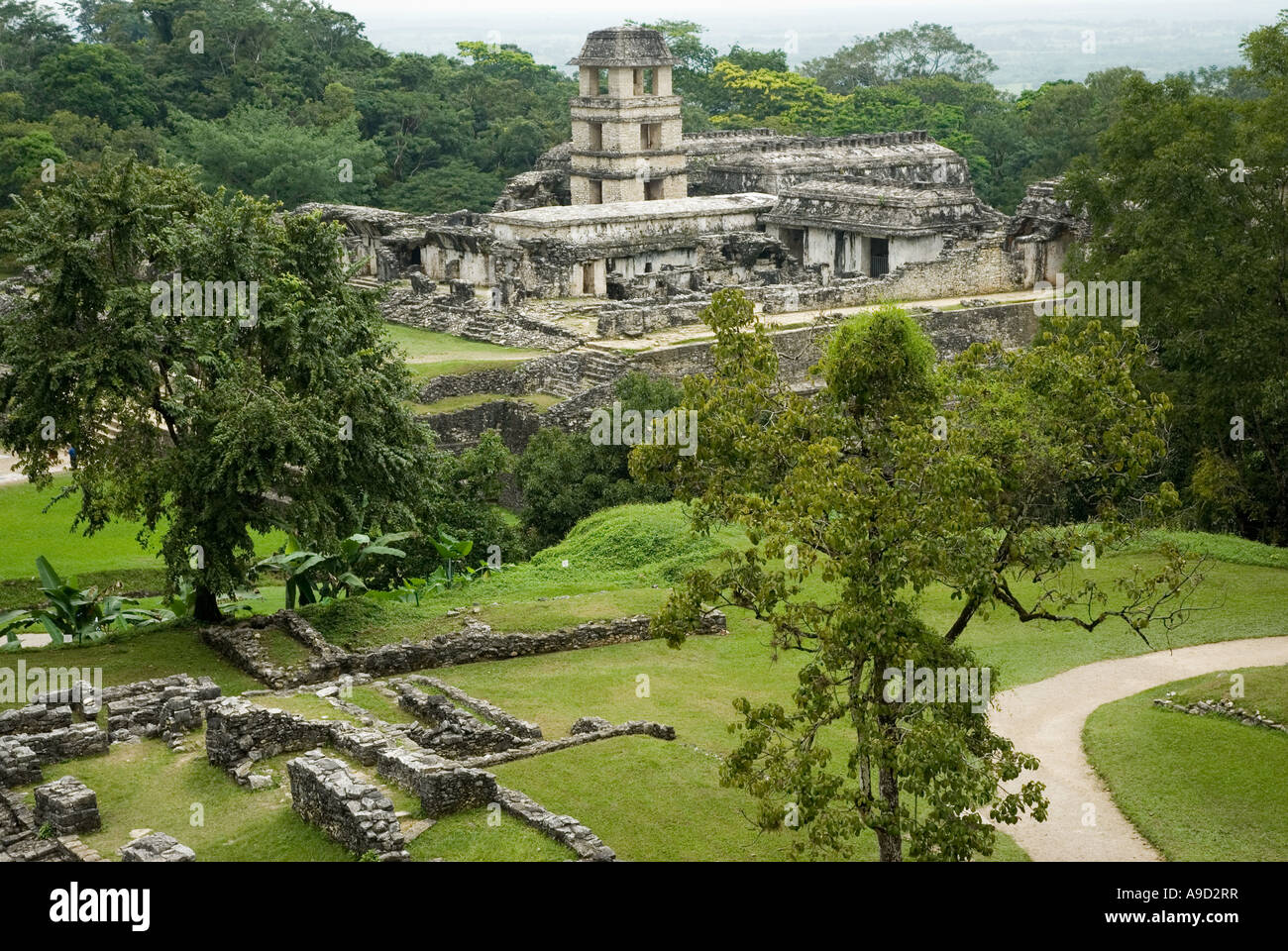 El palacio the palace palenque chiapas maya hi-res stock photography ...