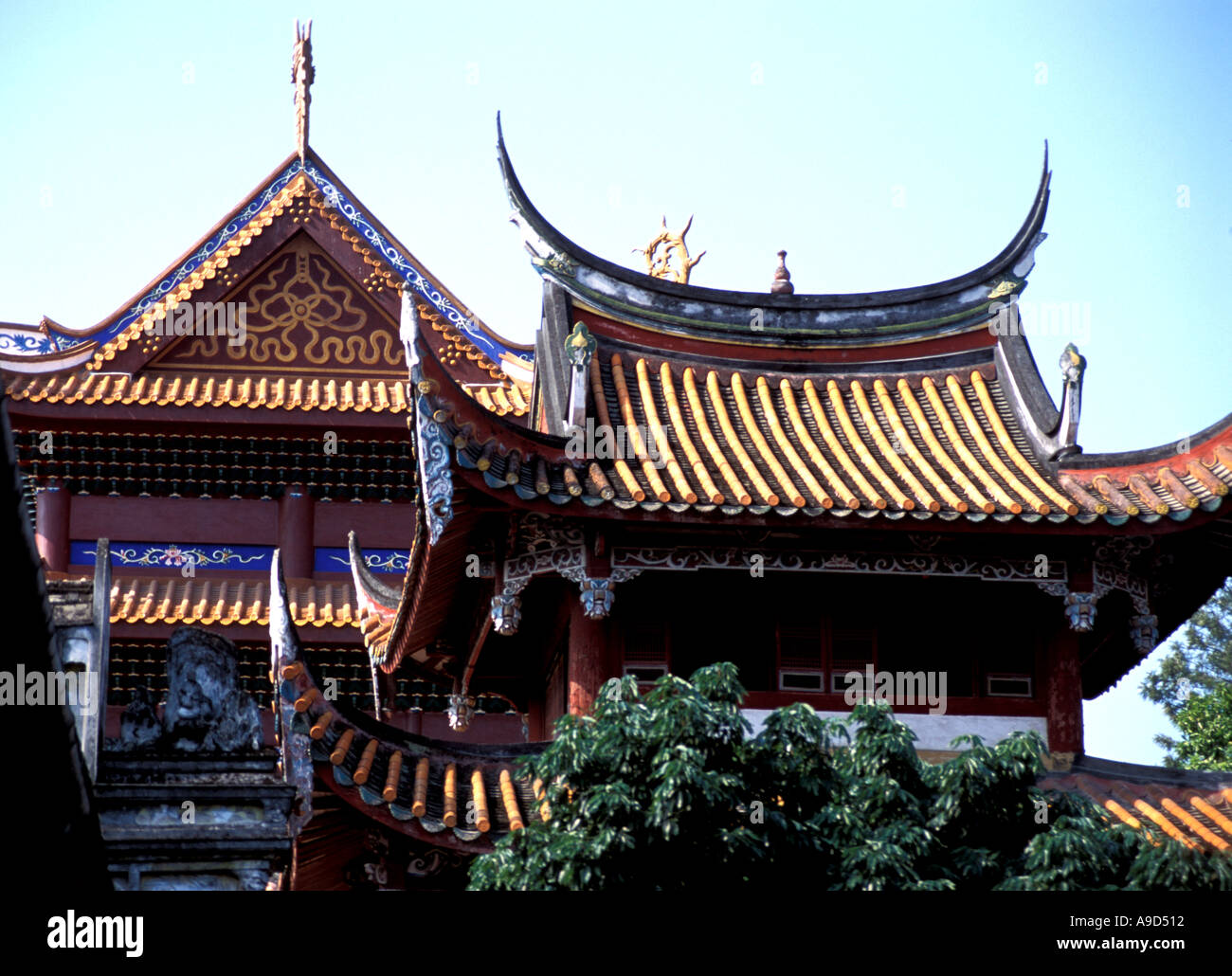 Chinese Buddhist temple Stock Photo - Alamy