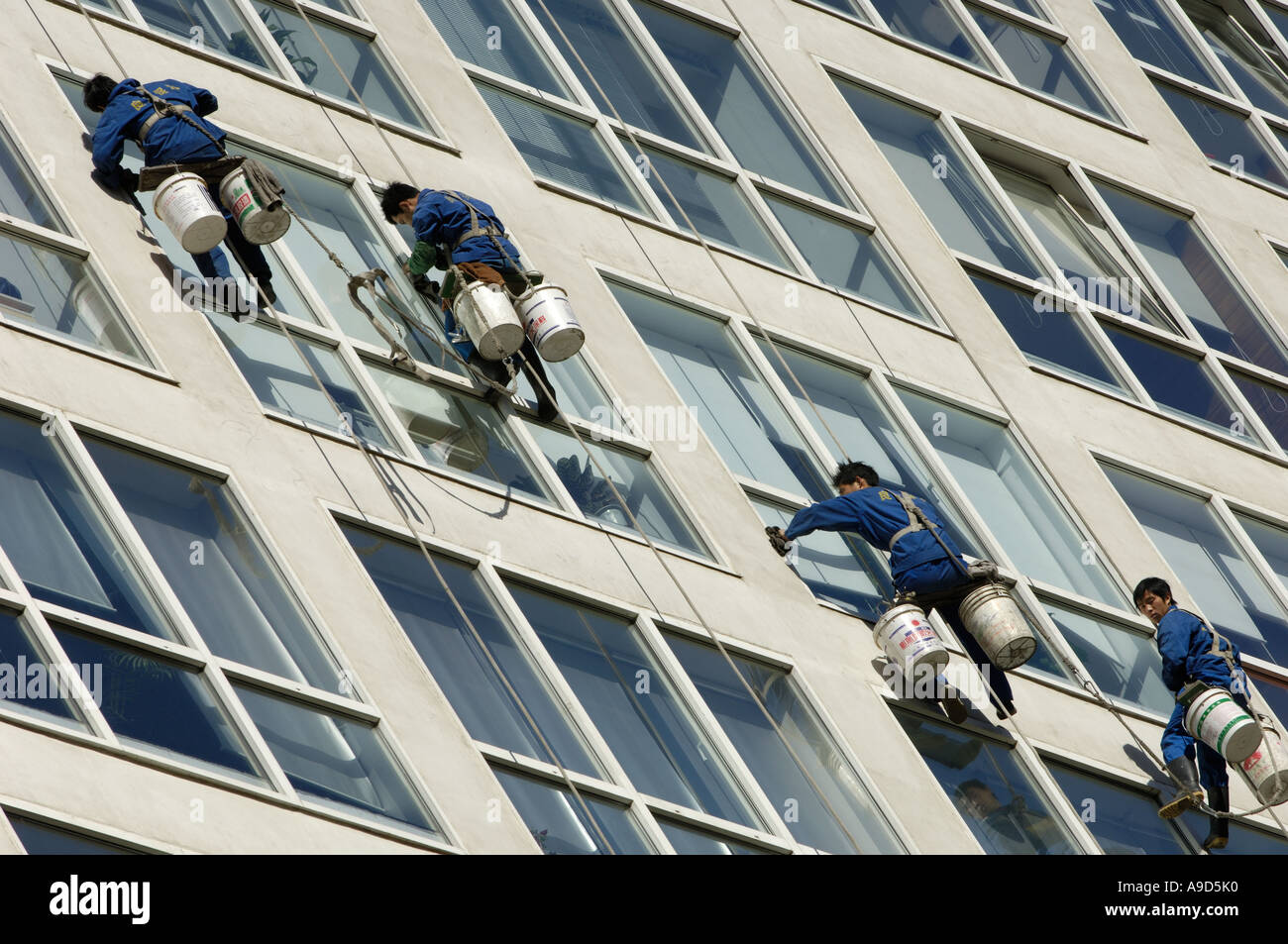 Beijing skyscrapers cleaners hi-res stock photography and images - Alamy