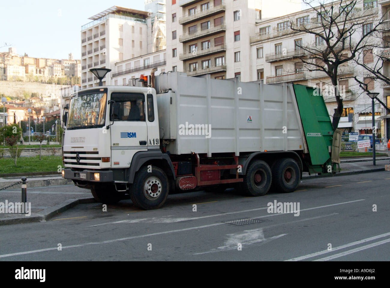 Dust bin wagon hi-res stock photography and images - Alamy
