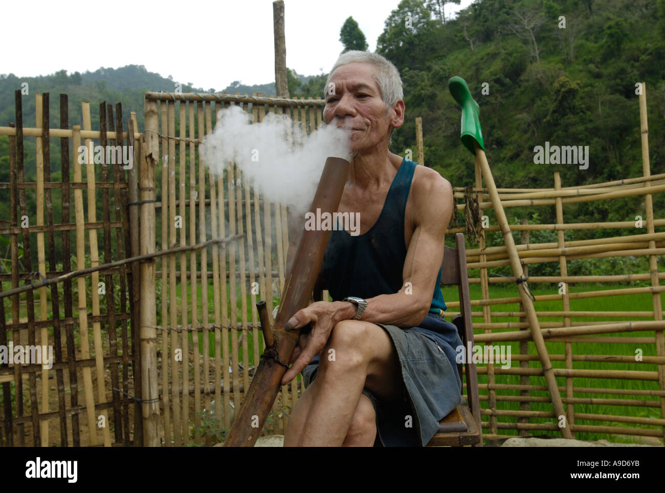 Asian hookah hi-res stock photography and images - Alamy
