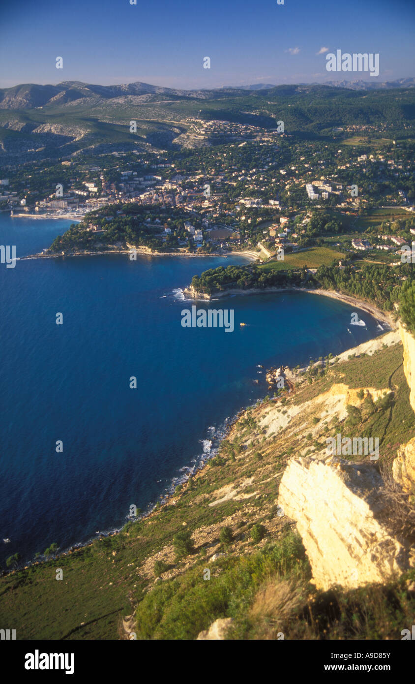 Baie or Bay of Cassis from La Canaille, Mediterranean sea coast ...