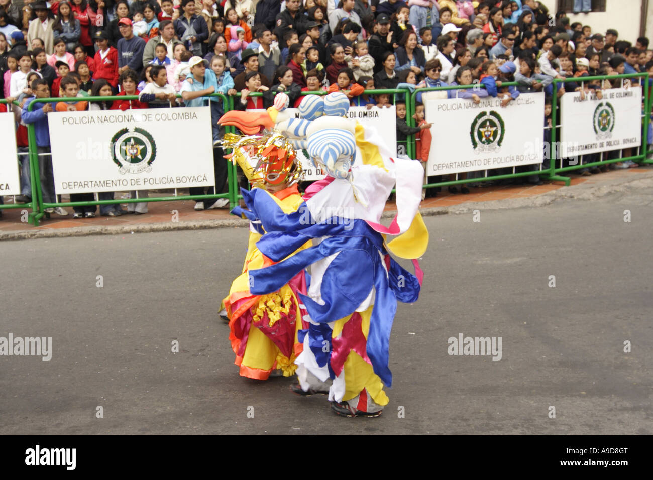 Carnival colombia mask hi-res stock photography and images - Alamy