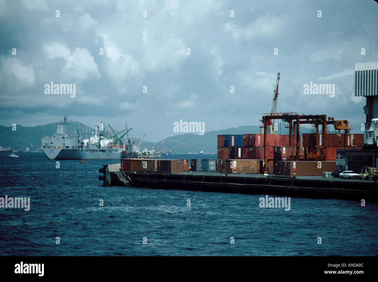 ASIA CHINA HONG KONG VICTORIA HARBOR CONTAINER PORT Stock Photo - Alamy