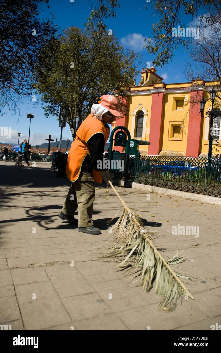 Mexican street cleaner hi-res stock photography and images - Alamy