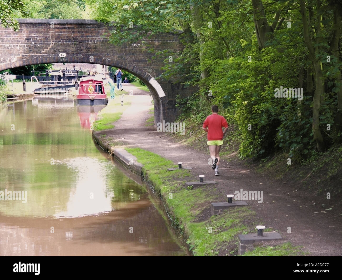 Coventry canal locks hi-res stock photography and images - Alamy