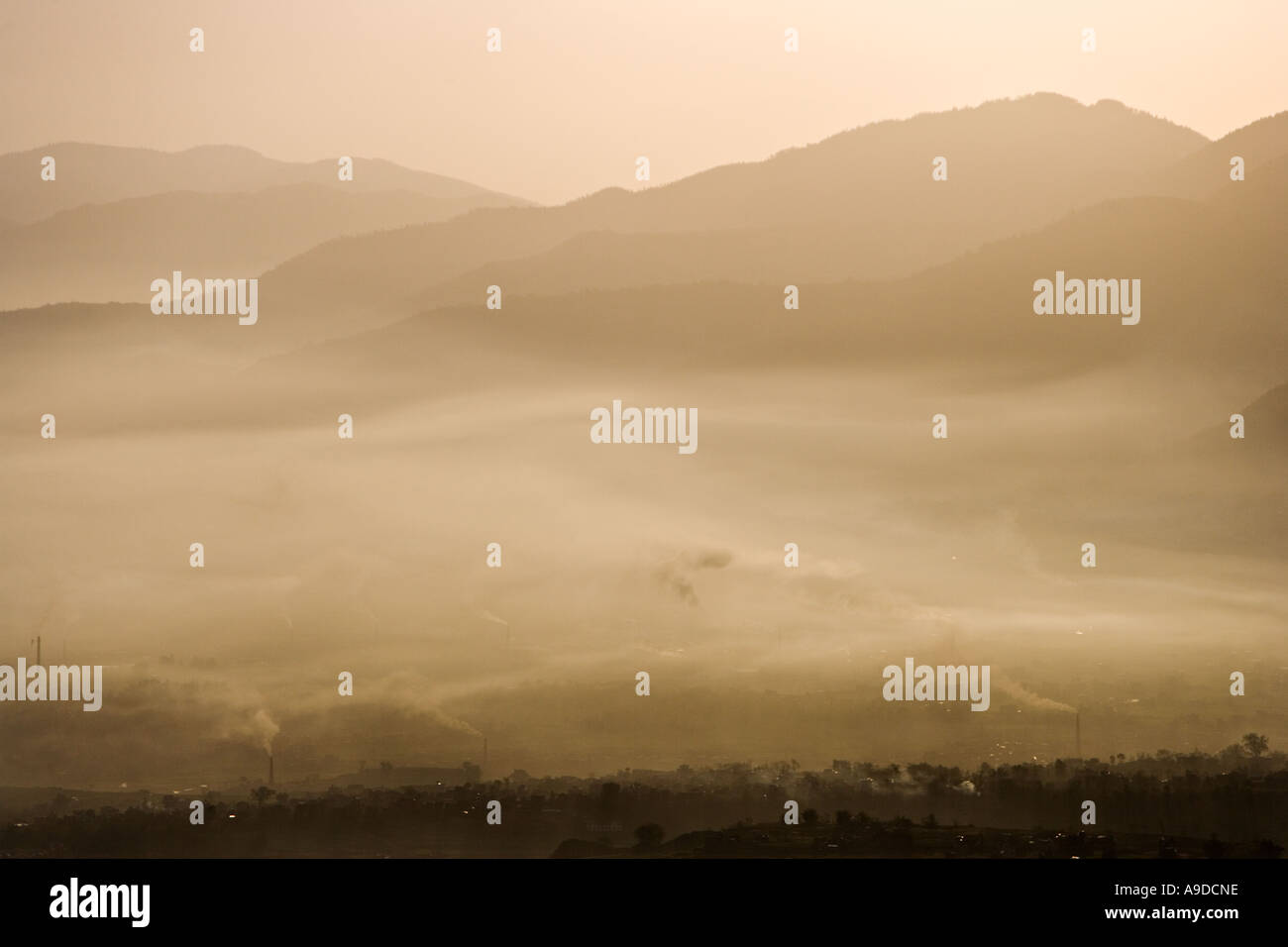 Smog himalaya kathmandu hi-res stock photography and images - Alamy