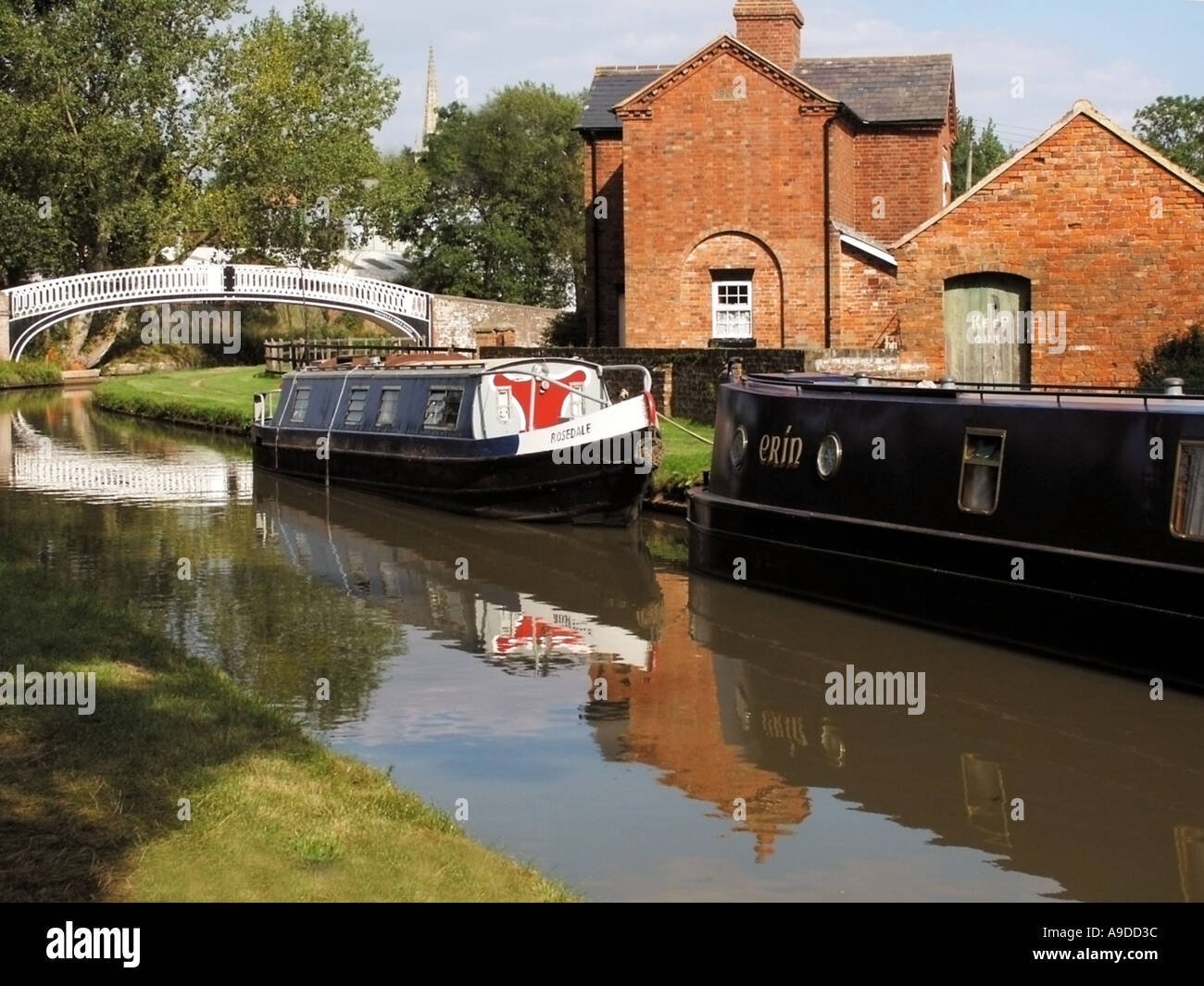 england northamptonshire junction of grand union and oxford canals ...