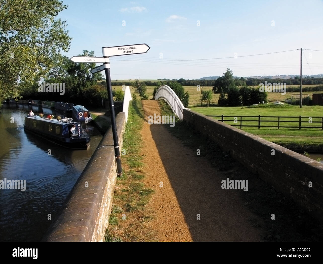 england northamptonshire junction of grand union and oxford canals ...