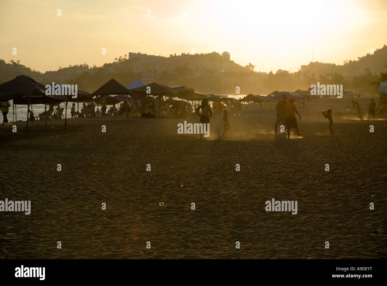 Acapulco - people at sunset - Mexico Stock Photo - Alamy