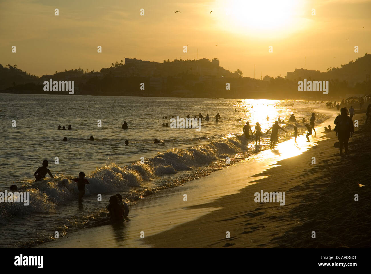 Acapulco at sunset on the beach - mexico Stock Photo - Alamy