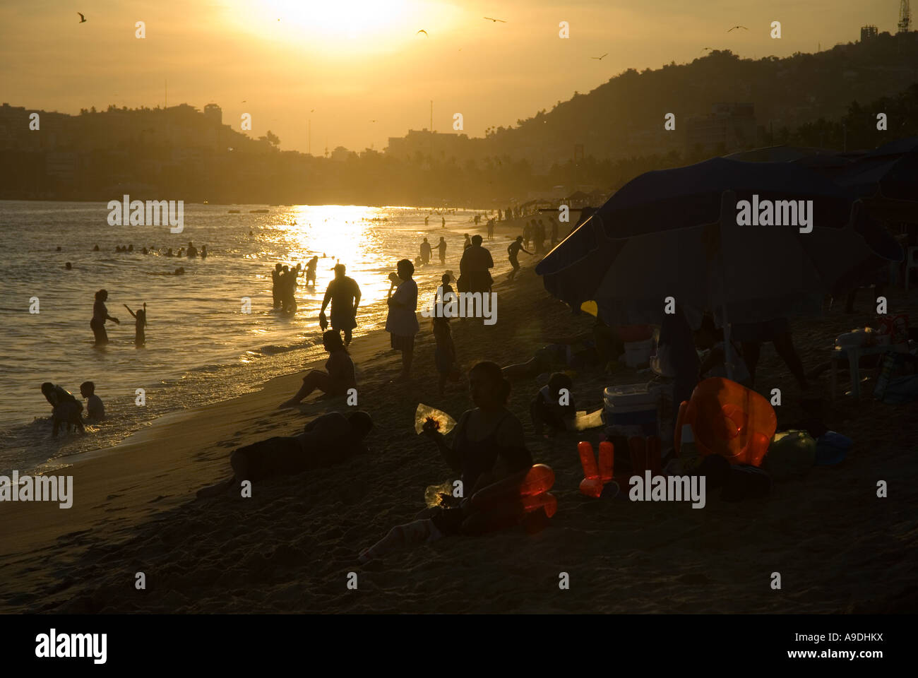 Acapulco at sunset on the beach - mexico Stock Photo - Alamy