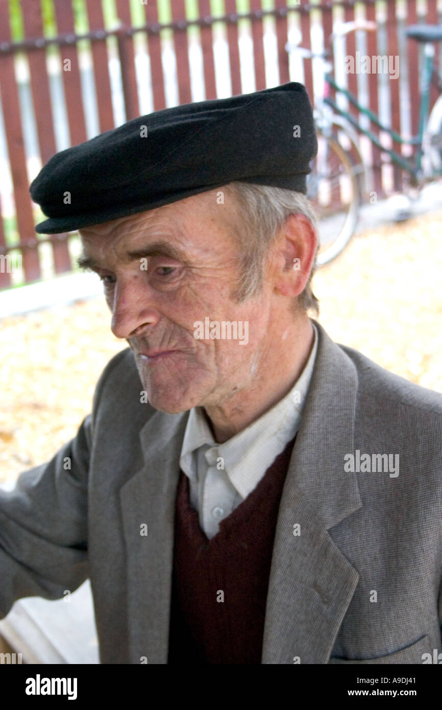 Lost old man hi-res stock photography and images - Alamy