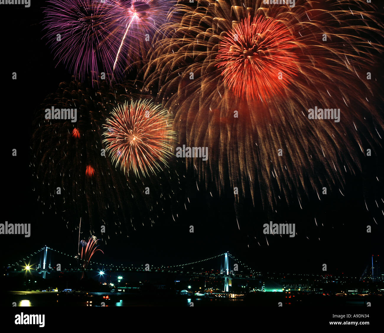 Tokyo bay fireworks hi-res stock photography and images - Alamy