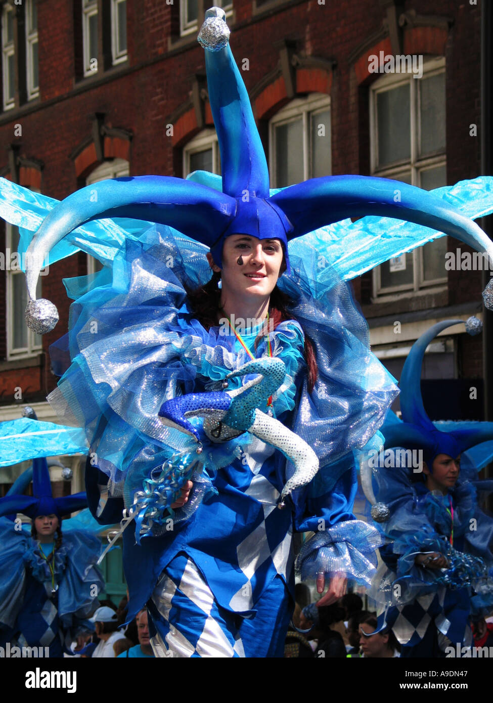 STILT WALKERS AT LUTON CARNIVAL 2005 PIC BY JOHN ROBERTSON Stock Photo ...