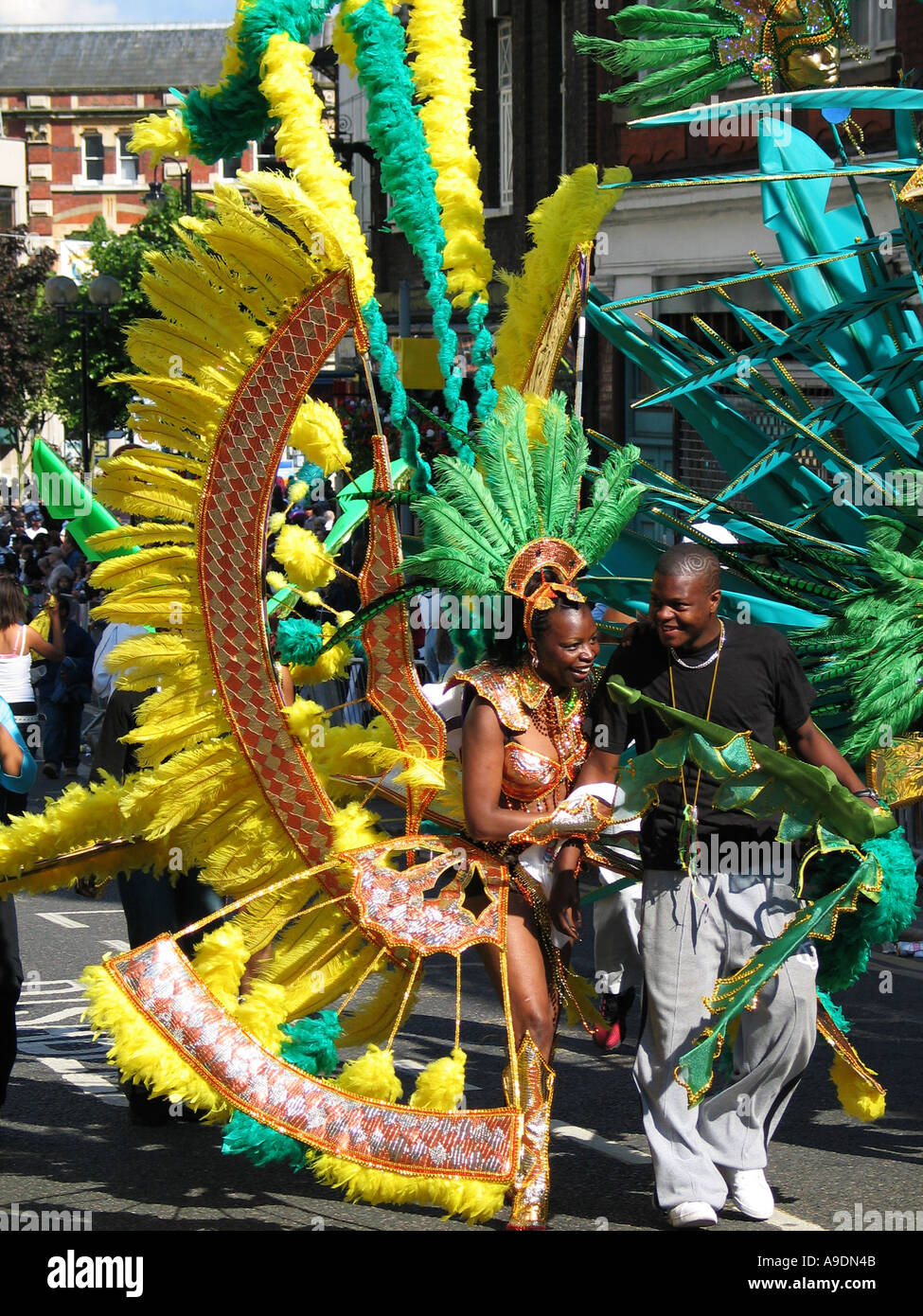 LUTON CARNIVAL 2005 IN TOWN CENTRE PIC BY JOHN ROBERTSON Stock Photo ...