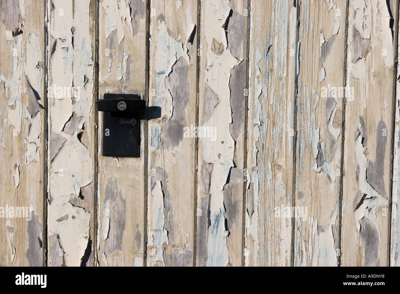 Rotten garage doors hi-res stock photography and images - Alamy
