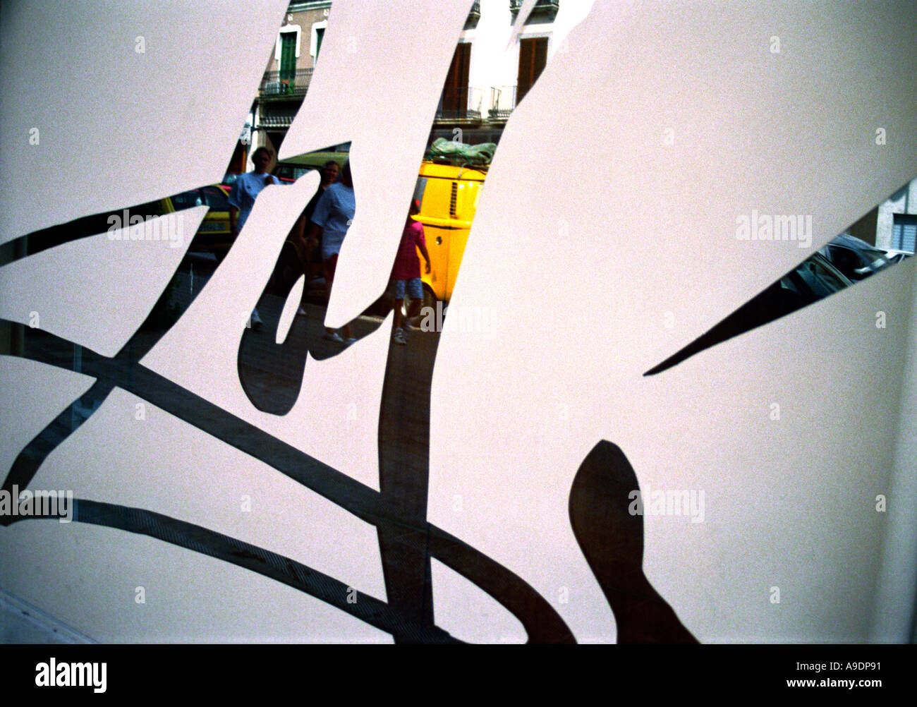 Dali signature hi-res stock photography and images - Alamy