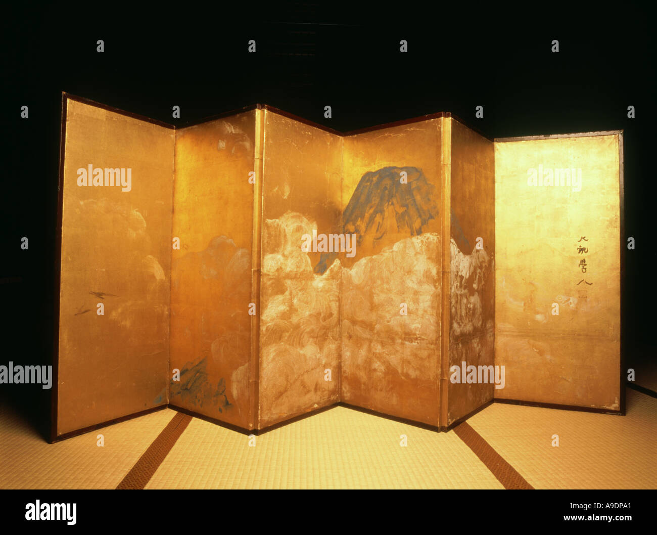 Japan screen art hi-res stock photography and images - Alamy